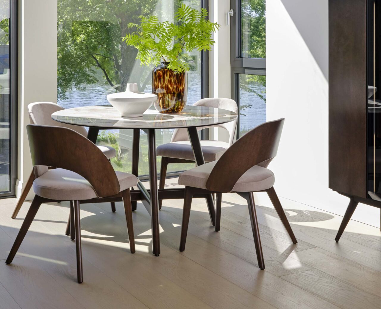 Downtown Collection - Modern and contemporary furniture - Canadel